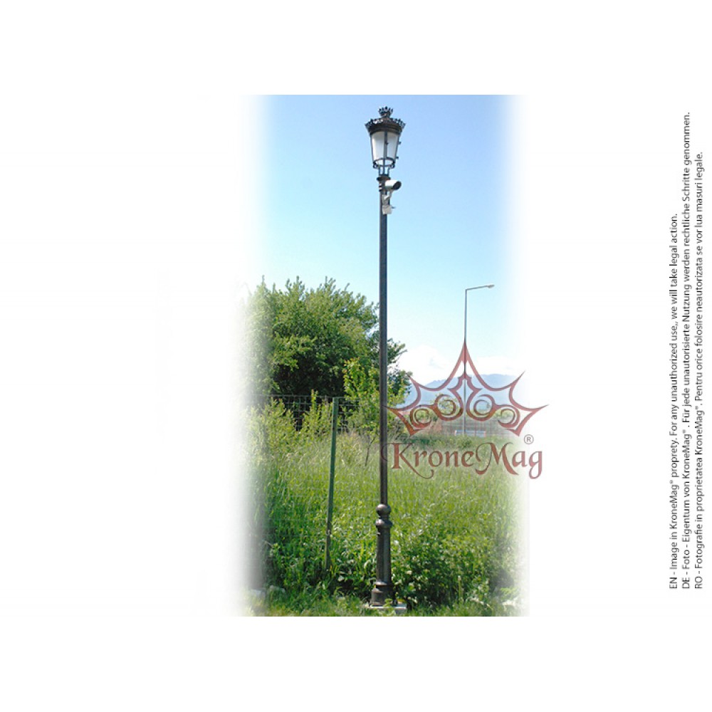 Dual CCTV Lighting Posts Villa-1 :: KroneMag